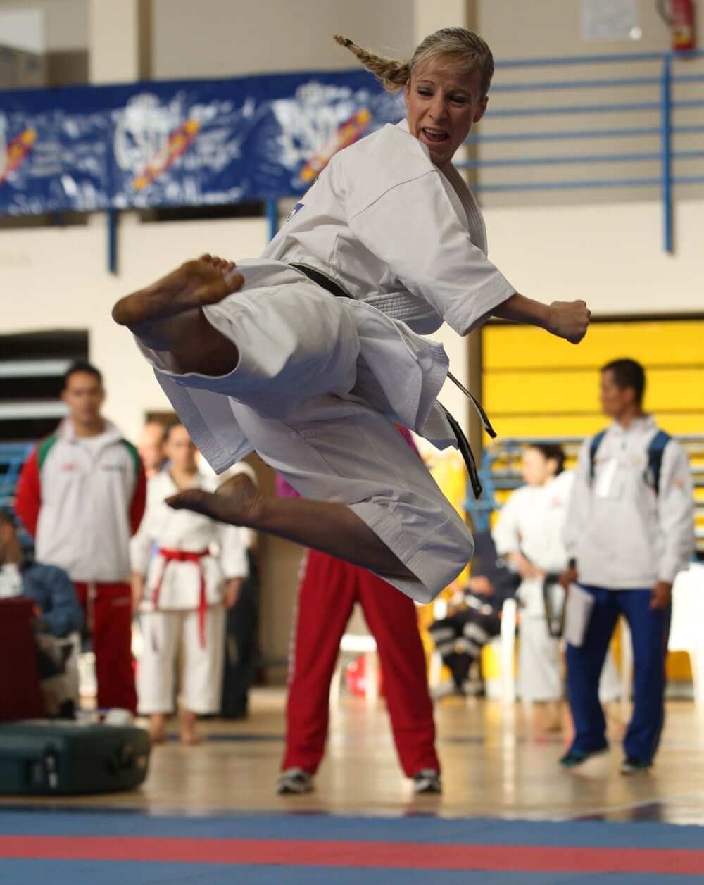 Kimono-karate-gi-kamikaze-kata-wkf-tobi-yoko-geri | Karate-gi